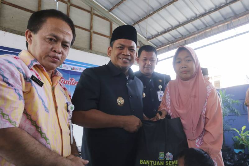 Pemkot Tangerang Salurkan Bantuan Sosial Kepada Keluarga Balita Resiko ... Pemkot Tangerang Salurkan Bantuan Sosial Kepada Keluarga Balita Resiko ...