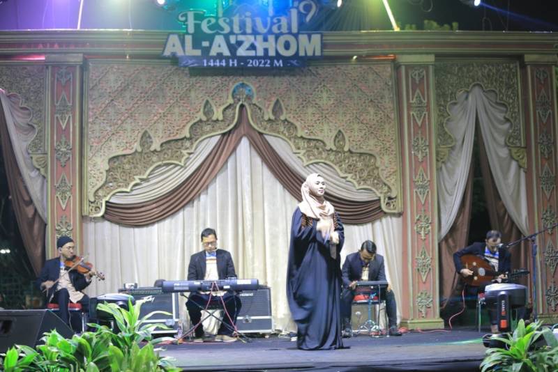 Nada dan Dakwah Bersama Ustad Zacky Mirza di Festival Al Azhom Nada dan Dakwah Bersama Ustad Zacky Mirza di Festival Al Azhom